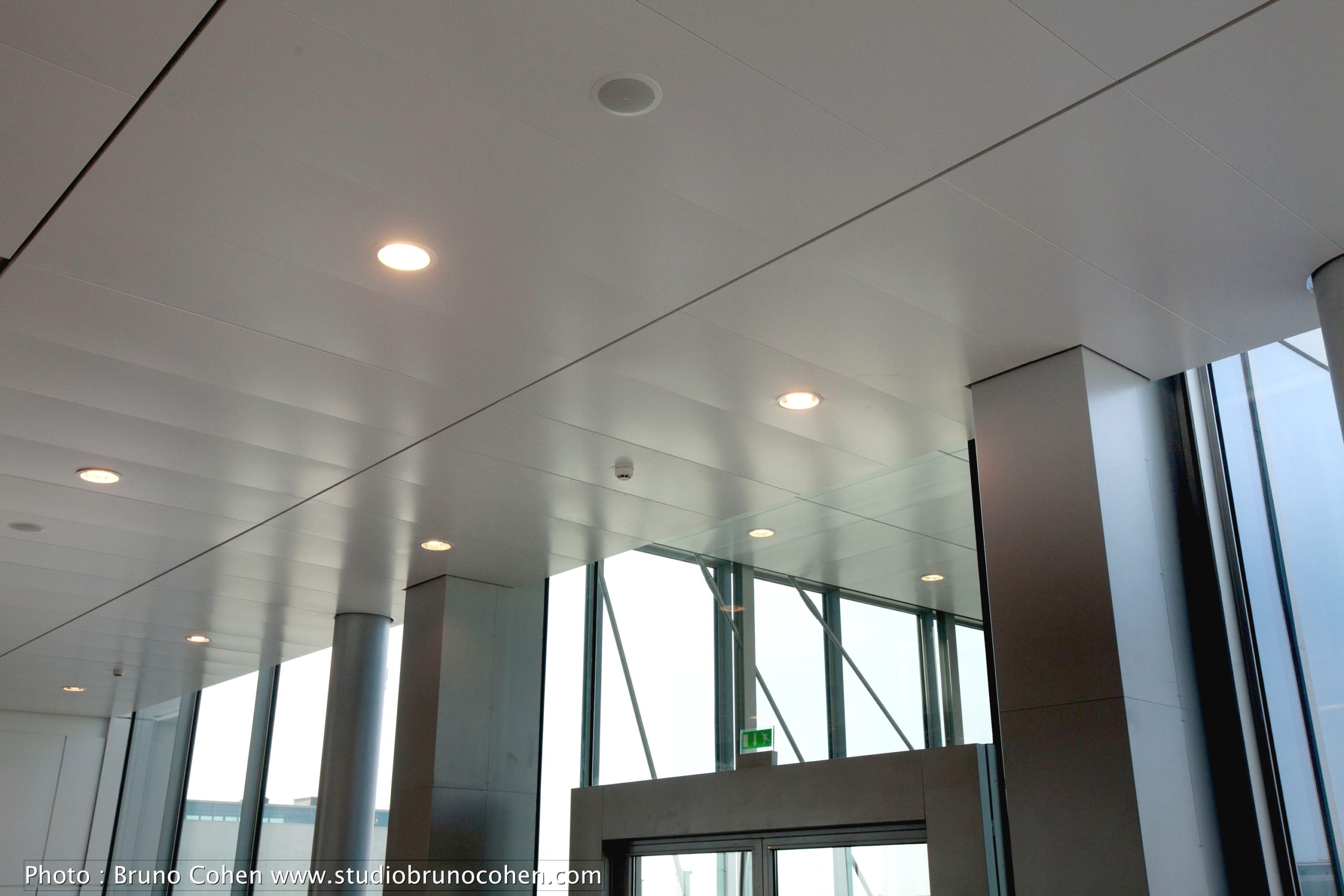 Plafonds métalliques pour le bâtiment - Conception et fabrication.